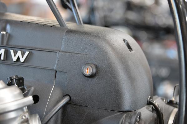 SCHIZZO® Engine/Starter Cover in black structure coated