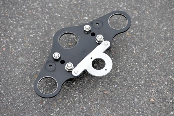 SCHIZZO® Speedo Mounting Bracket for Stock Top-Yoke, black